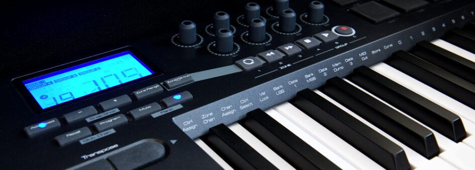The 10 Best Digital Pianos in 2022 - MusicVibe